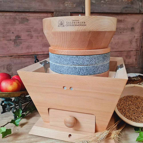 Hand Mill DIAMANT D525